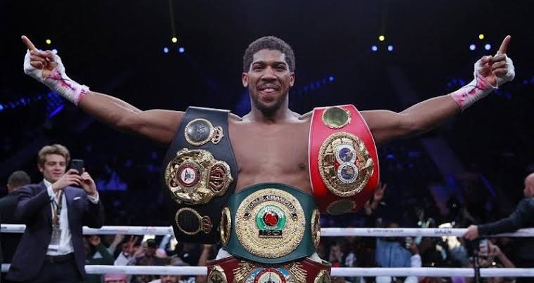 Nigerian-British Born Heavyweight Boxing Champ, Anthony Joshua, Defends ...